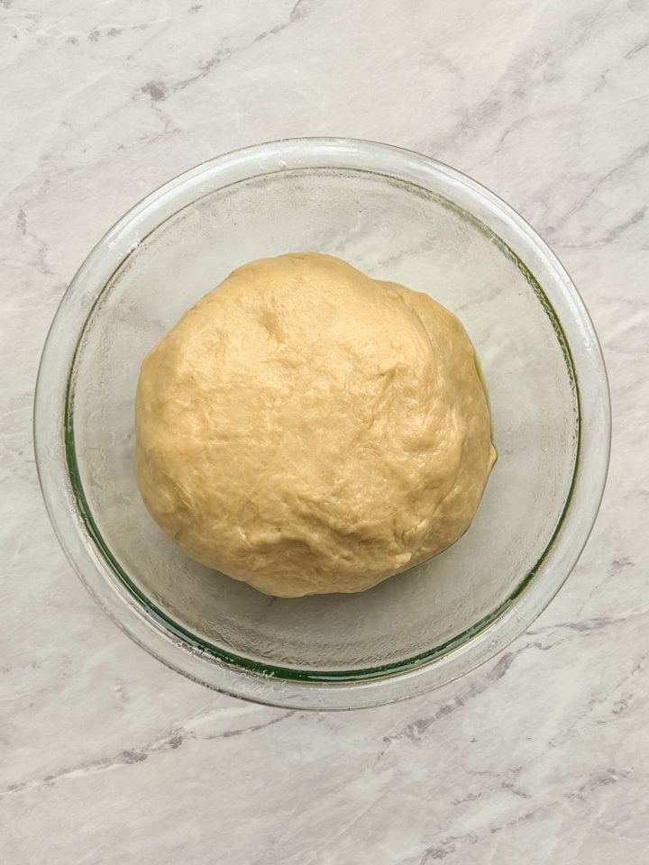 Easy Garlic Butter Dinner Rolls